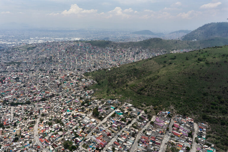 Ecatepec desde las alturas - Pie de Página